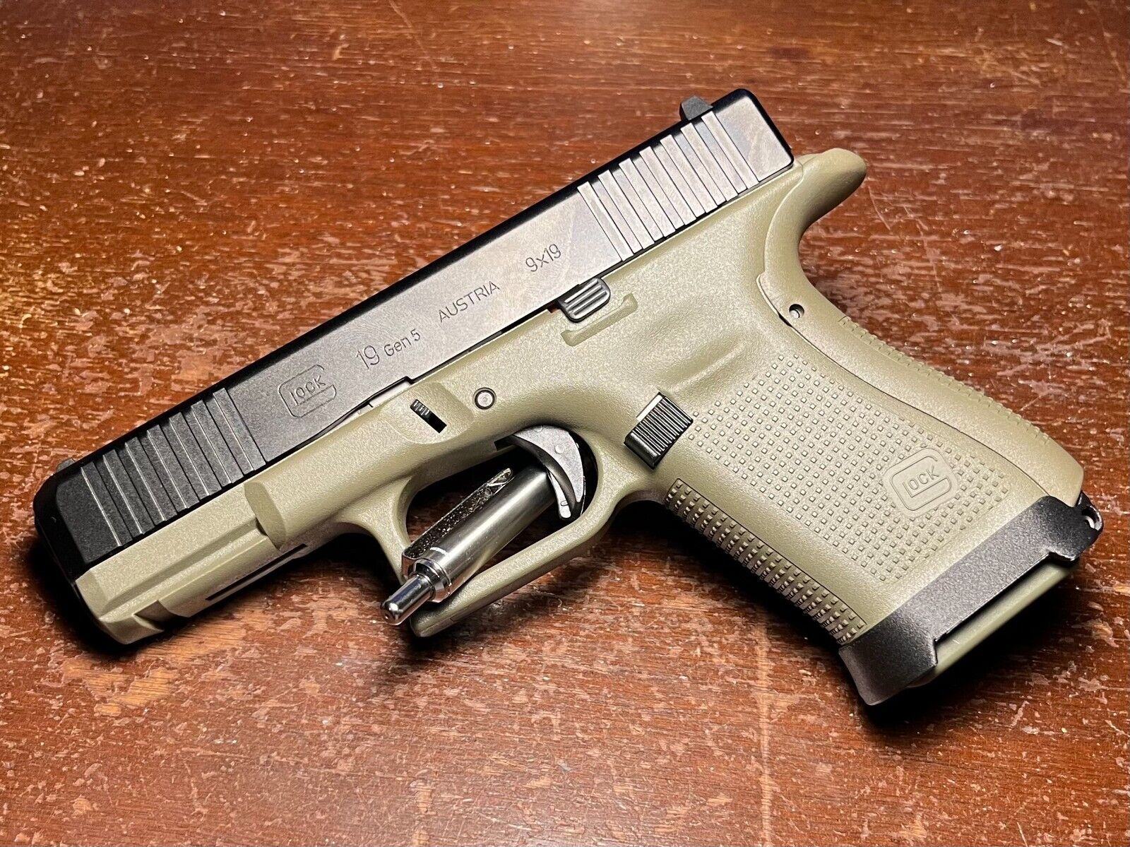 Glock 19 G19 Gen 5 Magwell - Backstrap Compatible – JTH Printed Designs